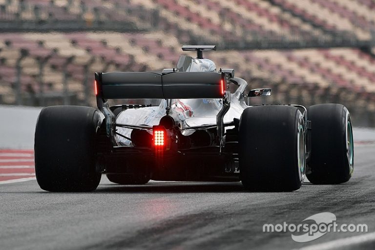 KERETA F1 AKAN DIPASANG DENGAN LAMPU AMARAN HUJAN PADA SPOILER BELAKANG ...
