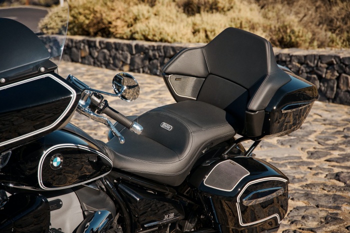 BMW MOTORRAD LANCAR CRUISER R18 B DAN R 18 TRANSCONTINENTAL DI AMERIKA ...