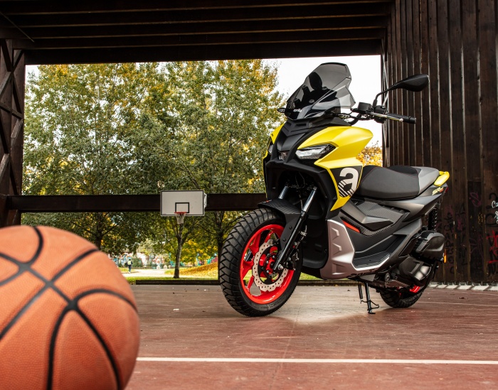 SKUTER URBAN ADVENTURE APRILIA SR GT 200 RASMI DILANCARKAN. 2 VARIAN ...
