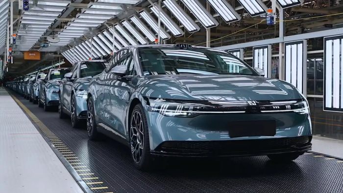 ZEEKR 007 RASMI DILANCARKAN – JANA 637HP, PENGECASAN 15 MINIT TAWAR JARAK GERAK 500KM, HARGA ...