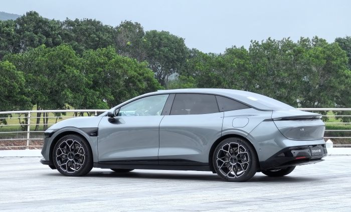 ZEEKR 007 RASMI DILANCARKAN – JANA 637HP, PENGECASAN 15 MINIT TAWAR JARAK GERAK 500KM, HARGA ...