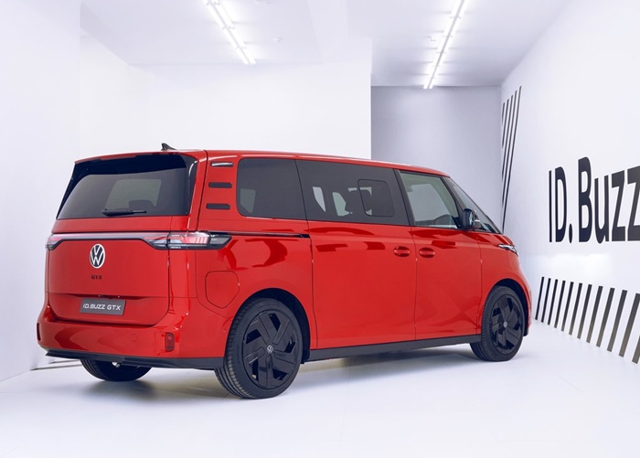 VOLKSWAGEN ID.BUZZ GTX DIPERKENALKAN. VERSI VAN ELEKTRIK YANG LEBIH ...
