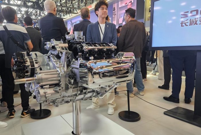 BEIJING AUTOSHOW 2024: GWM DEDAHKAN ENJIN 8 SILINDER BOXER UNTUK ...