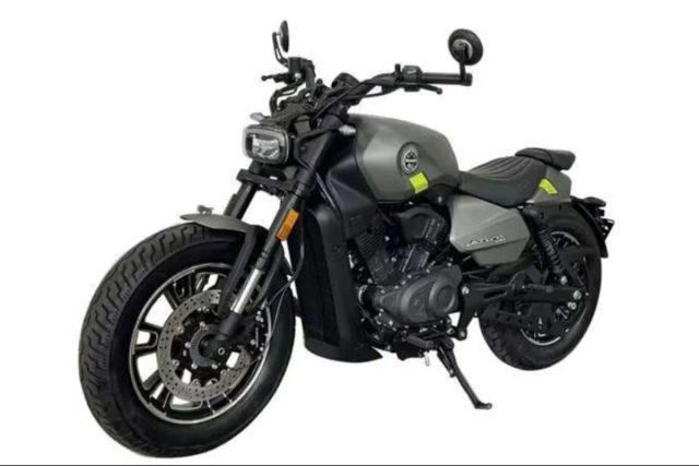 BENELLI LEONCINO VERSI ‘BOBBER’ LANCAR DI CHINA – ENJIN V2 400CC, 35HP ...
