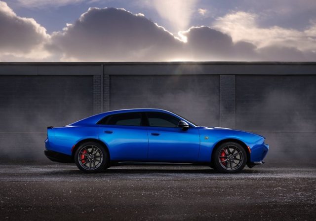 DODGE CHARGER DAYTONA SEDAN – KERETA MUSCLE UNTUK KELUARGA, GUNA ...