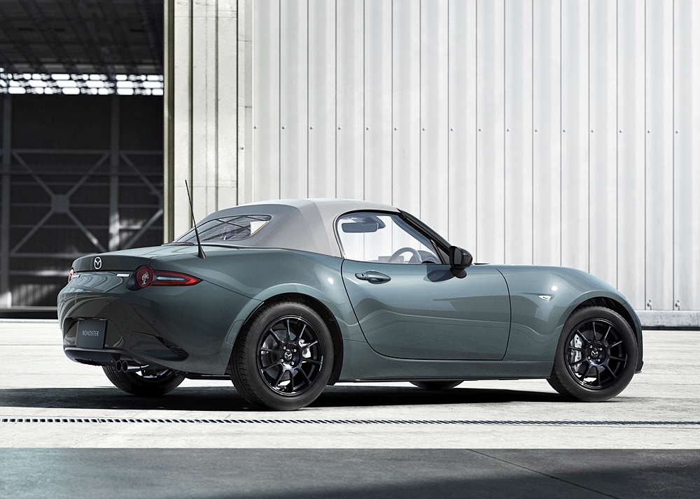 MAZDA BANGUNKAN ZINC GREEN METALLIC, GUNA PADA MX-5 | Mekanika